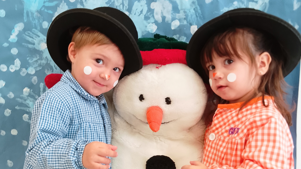 La visita de Schneeman cubre Kindergarten de blanco | Colegio Alemán